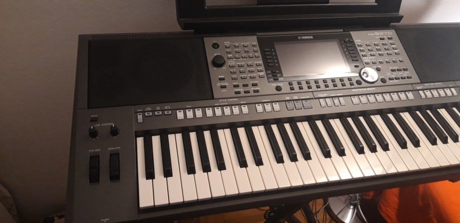 YAMAHA PSR S970