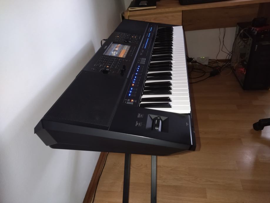 Yamaha psr sx 700 + flight case
