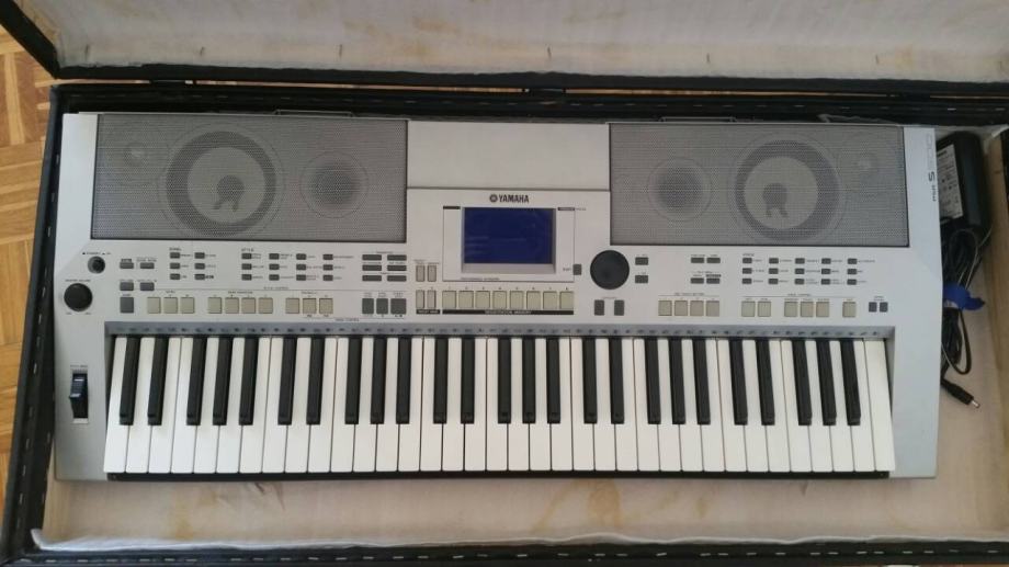 Yamaha PSR S500