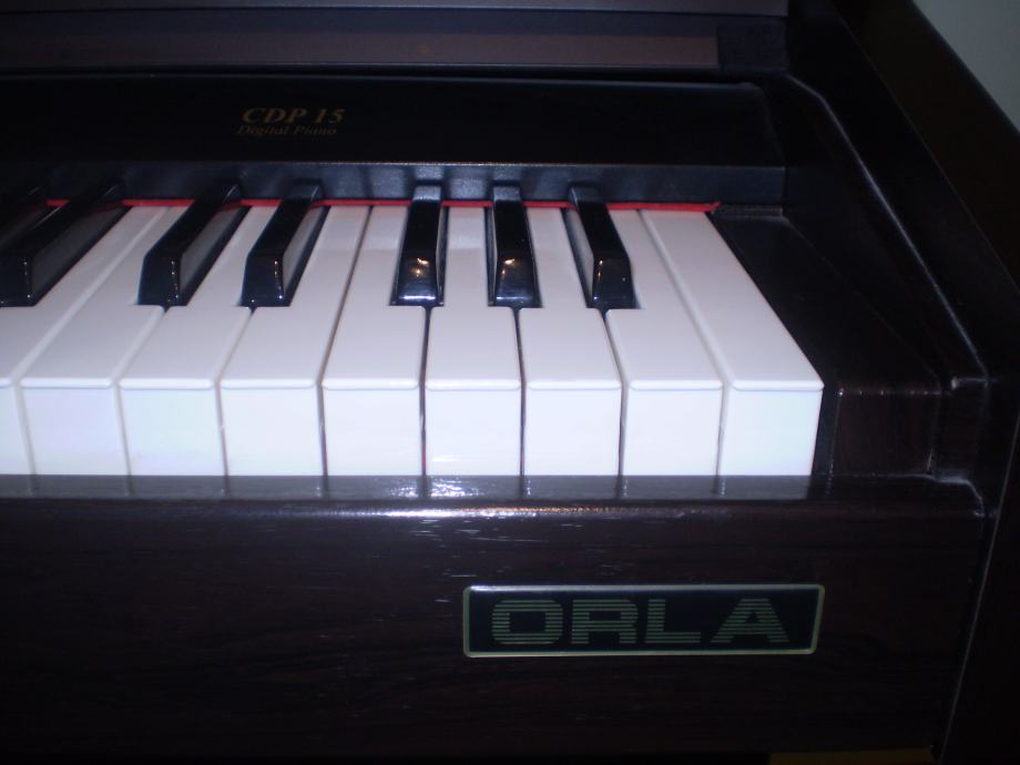 Digitalni piano Orla CDP 15