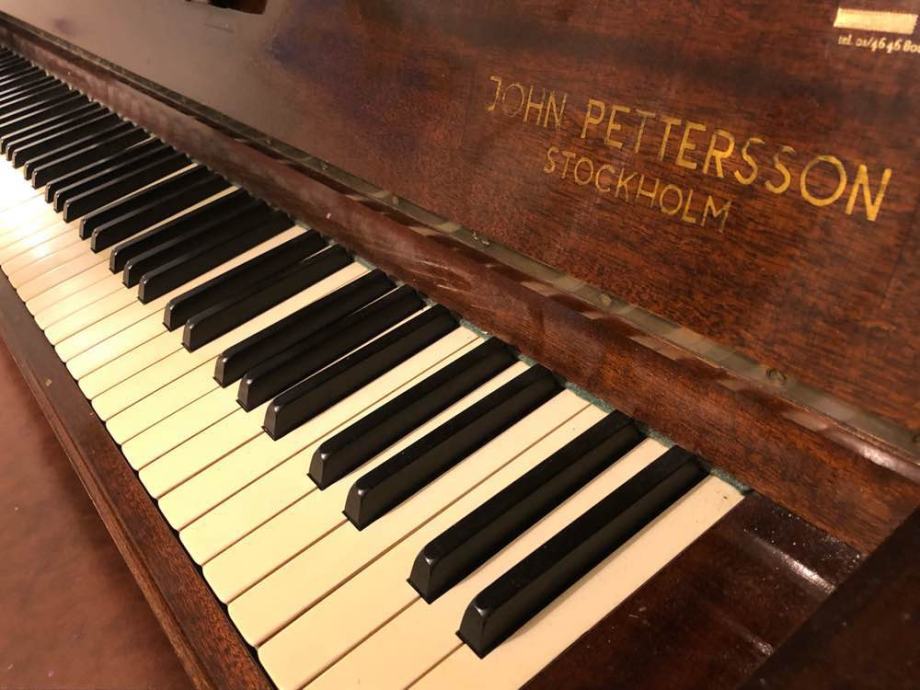 Klavir John Petterson