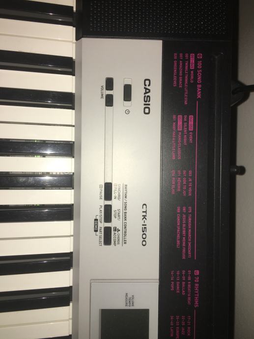 Prodajme klavir Casio CTK 1500