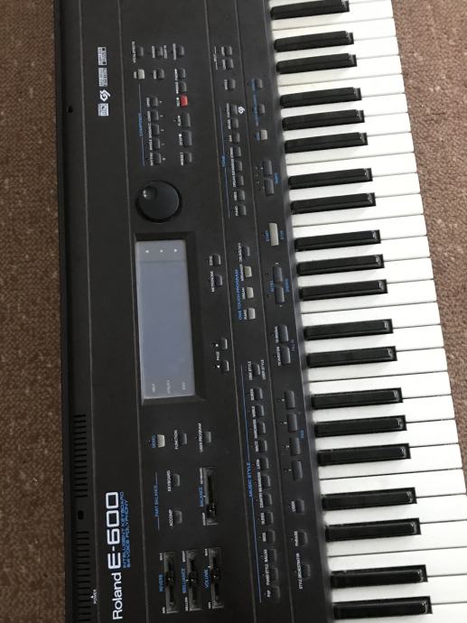 Roland E 600