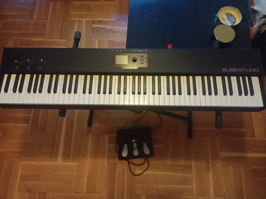 Studiologic SL 88 studio, stalak i trostruka expression pedala- AKCIJA