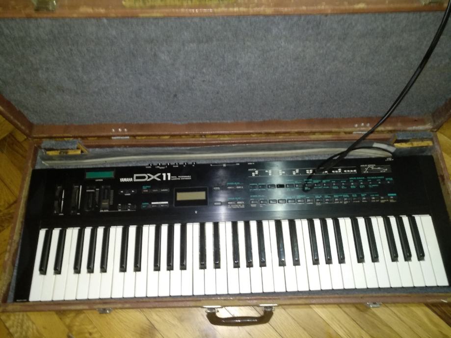 Yamaha dx11