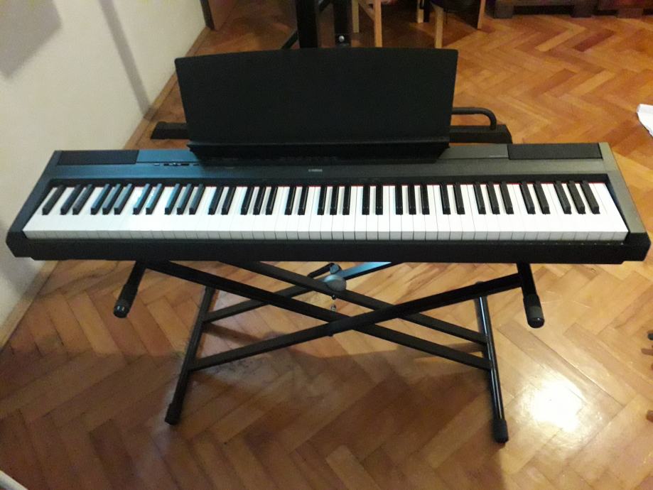 Yamaha P115B električni pijanino crne boje