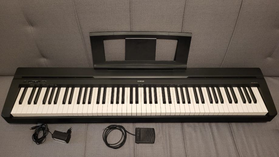YAMAHA P-45B Sintisajzer