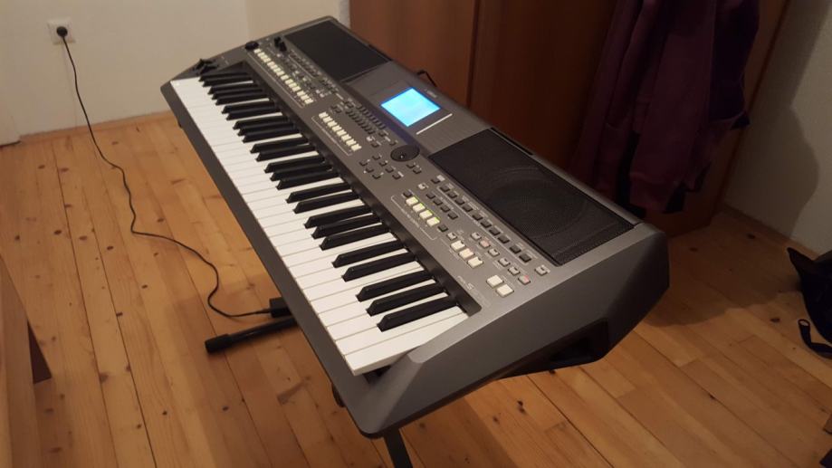 Yamaha PSR-S670