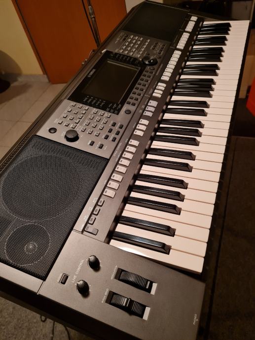 Yamaha Psr s770