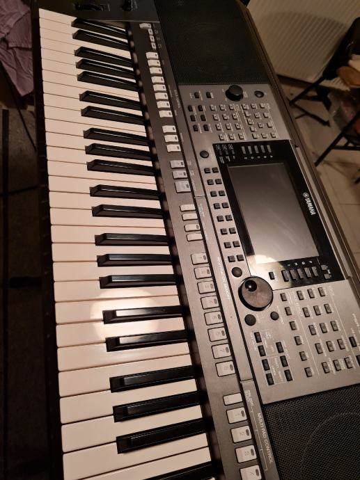 Yamaha Psr s770