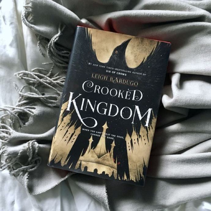 Prodajem duologiju Six of Crows & Crooked kingdom iz Grishaverse serij