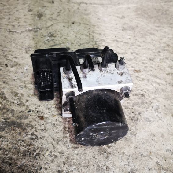 VW Polo 6R ABS modul pumpa jedinica