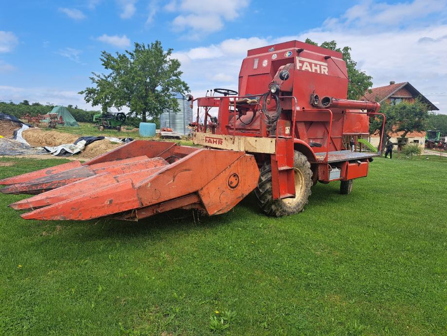 Kombajn Fahr M66