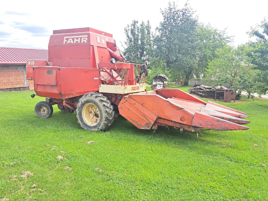 Kombajn Fahr M66