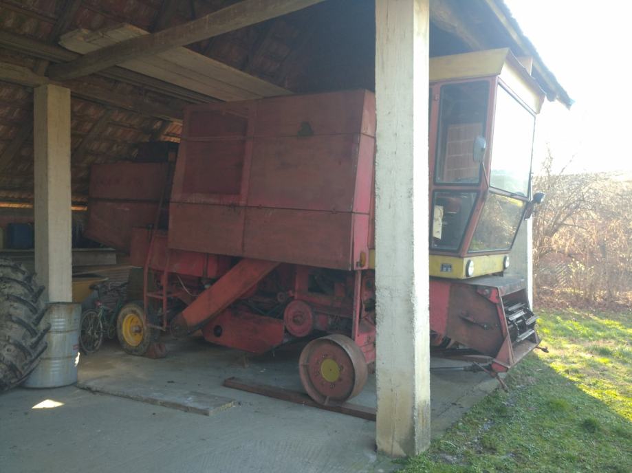 Kombajn Zmaj 142