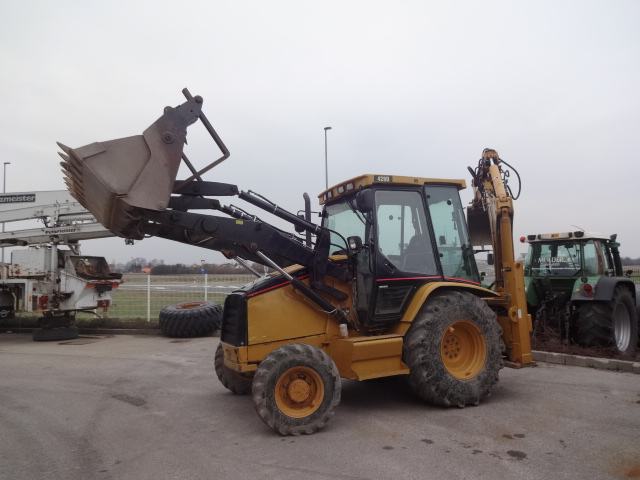 CAT 428D , 3 200 RADNIH SATI