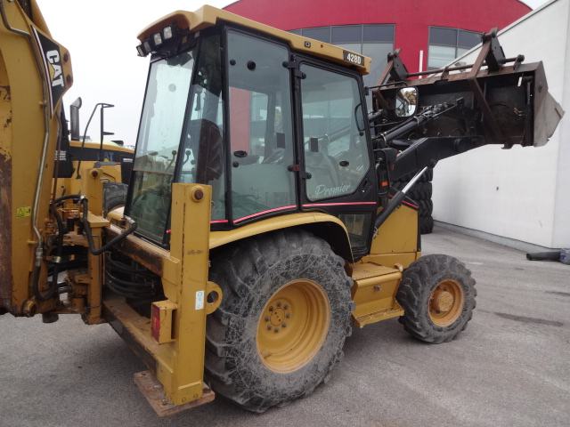 CAT 428D , 3 200 RADNIH SATI