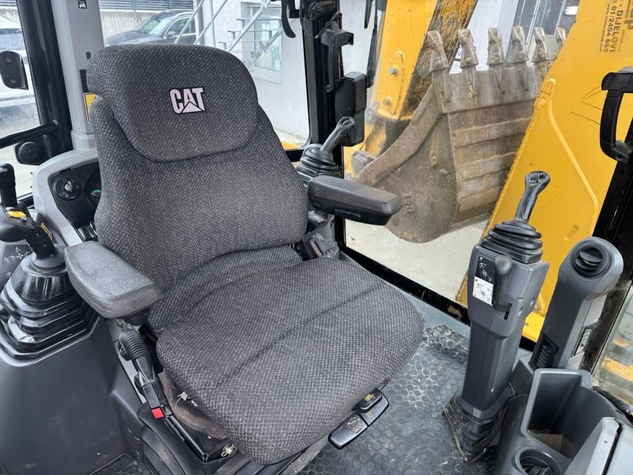 CAT 444 F2 KOMBINIRKA