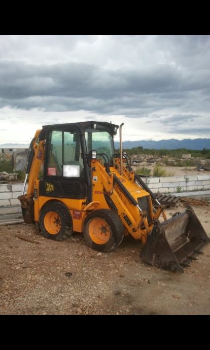 Jcb 1cx sa čekićem jcb 115 i žlicama 30 i 60 cm