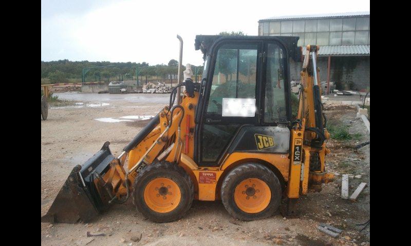 Jcb 1cx sa čekićem jcb 115 i žlicama 30 i 60 cm