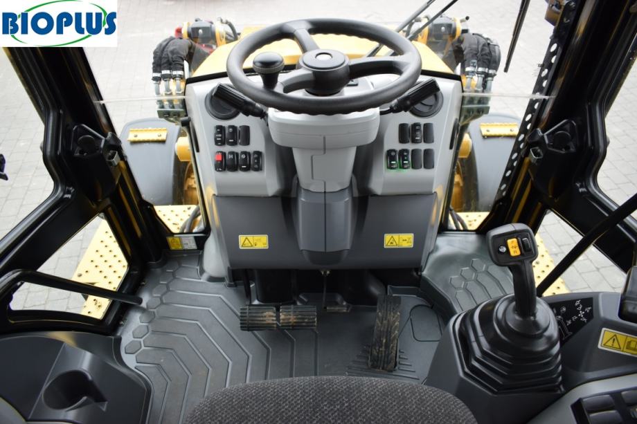 KOMBINIRKA CAT 432 F2, 2019. CATERPILLAR 432 F2