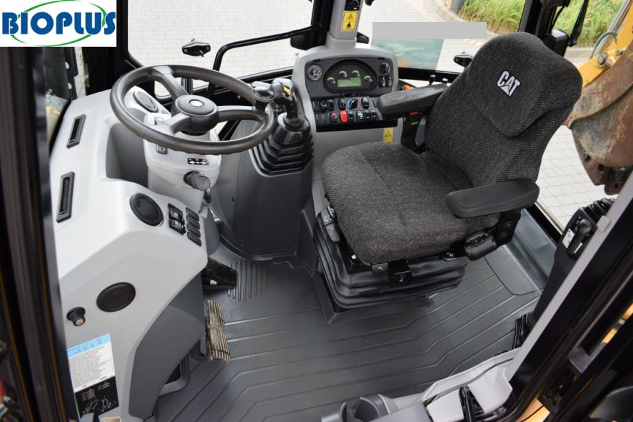 KOMBINIRKA CAT 444 F2, 2017. CATERPILLAR 444 F2