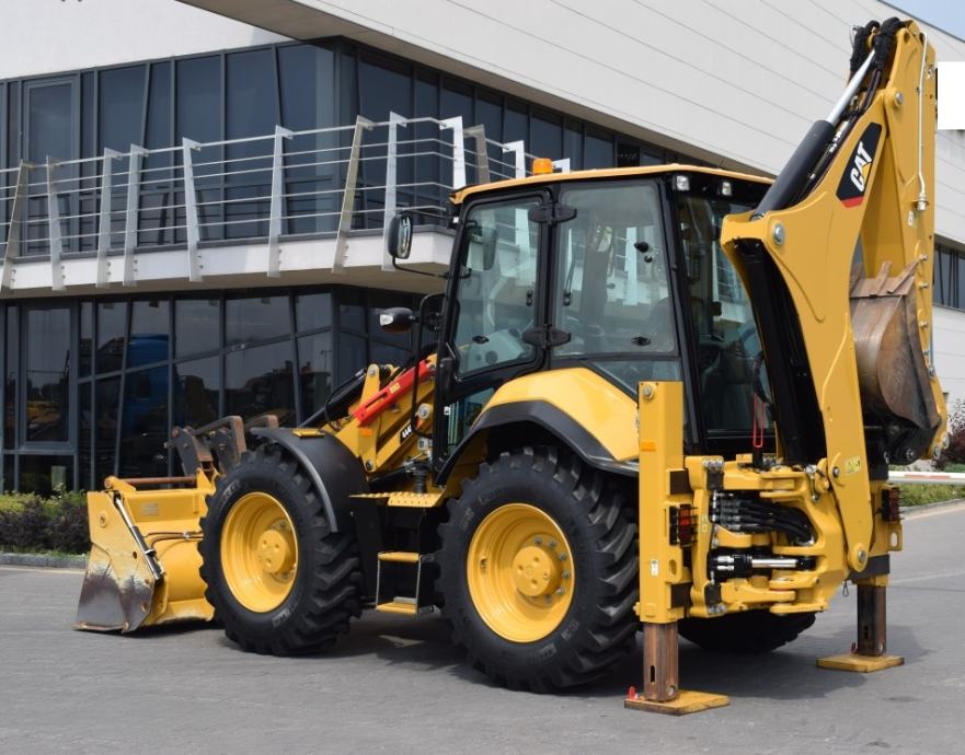 KOMBINIRKA CAT 444F2 2018.