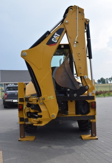 KOMBINIRKA CAT 444F2 2018.