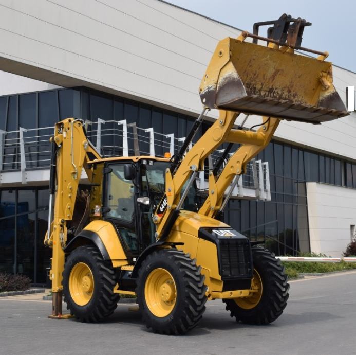 KOMBINIRKA CAT 444F2 2018.