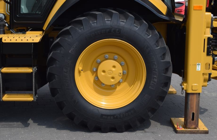 KOMBINIRKA CAT 444F2 2018.