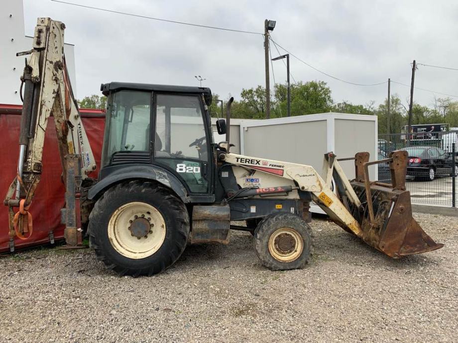 Terex 820 Kombinirka 2005 godina/Neispravan motor!!!
