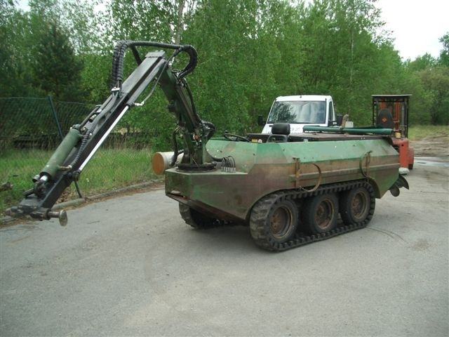 Amfibija za održavanje močvarnih terena - plovna kosilica