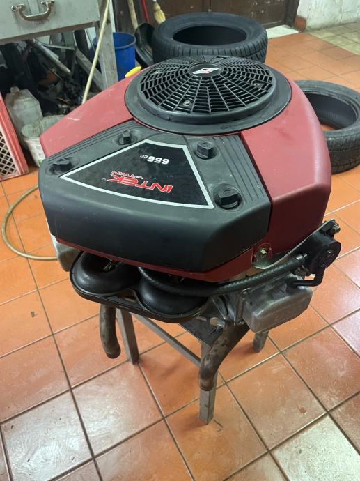 Motor za traktor kosilicu 22 hp Briggs & Stratton