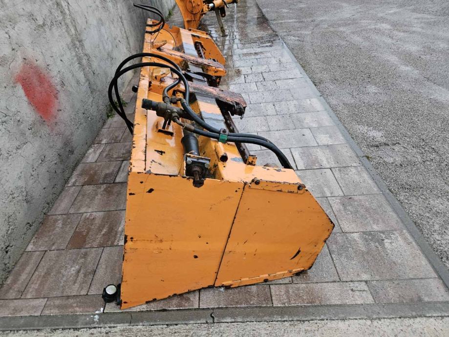 Riko Ribnica posipalec širine 240cm