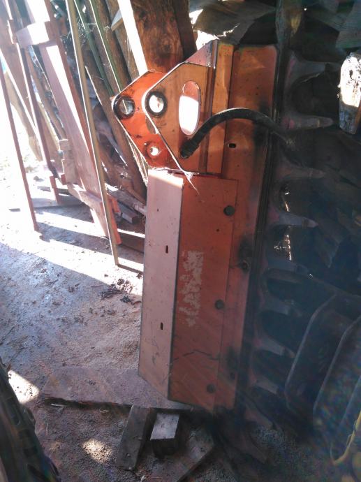 CASE 120 + kranski malčer Rasco + ralica za snijeg