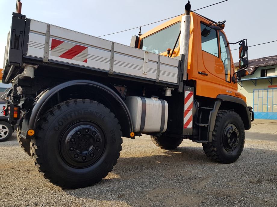 Mercedes UNIMOG U 400 2003