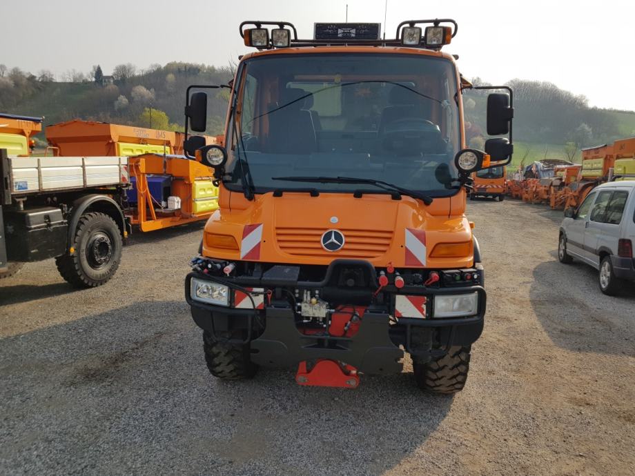 Mercedes UNIMOG U 400 2003