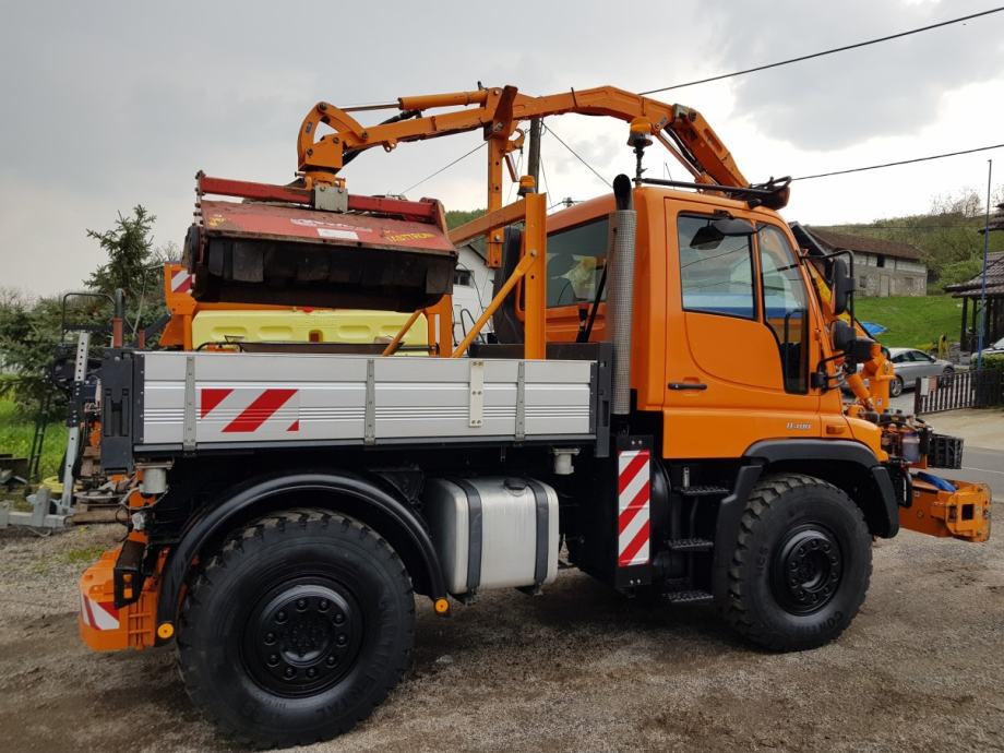 Mercedes UNIMOG U 400 2003