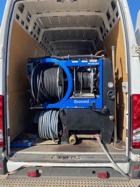 Stroj za odštopavanje Rioned profi jet ugrađen u iveco daily 65c15