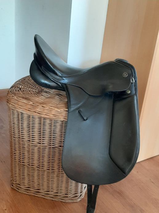 prodam različita sedla ( preponsko sedlo, dresurno sedlo )
