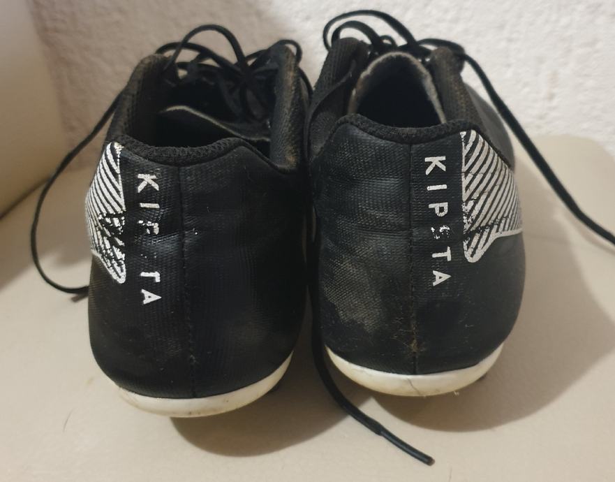 Kipsta kopačke 43 (6 metalnih čepova)