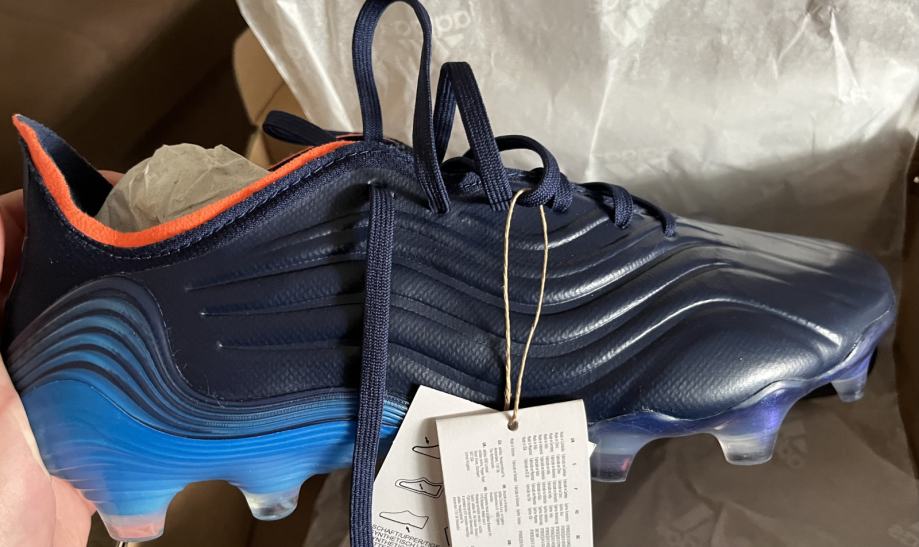 Prodajem nove original adidas copa kopačke,44 broj!!