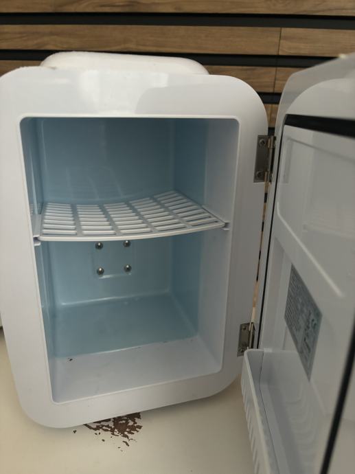 Stylpro frižider za kozmetiku i šminku