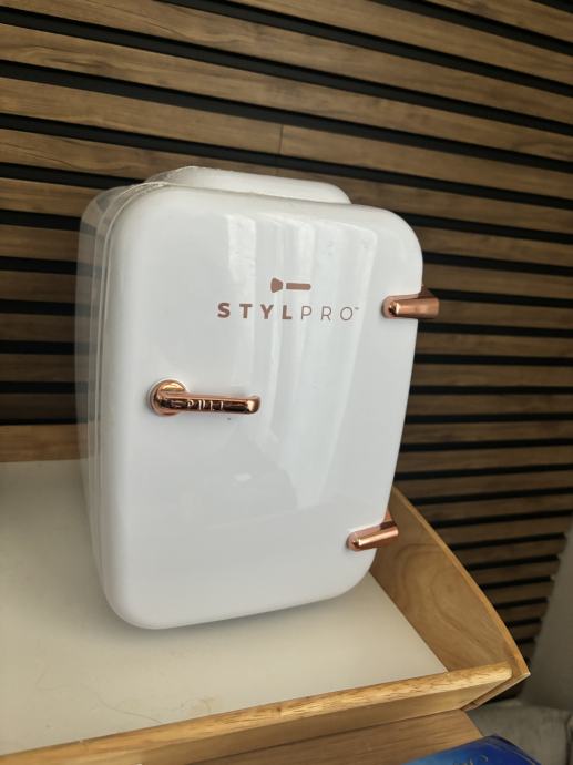 Stylpro frižider za kozmetiku i šminku