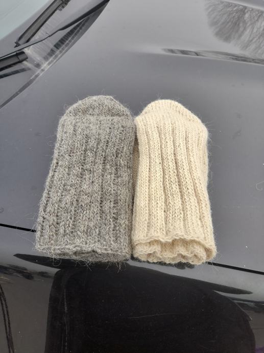 vuneni rucno pleteni carapi od ovcije vune