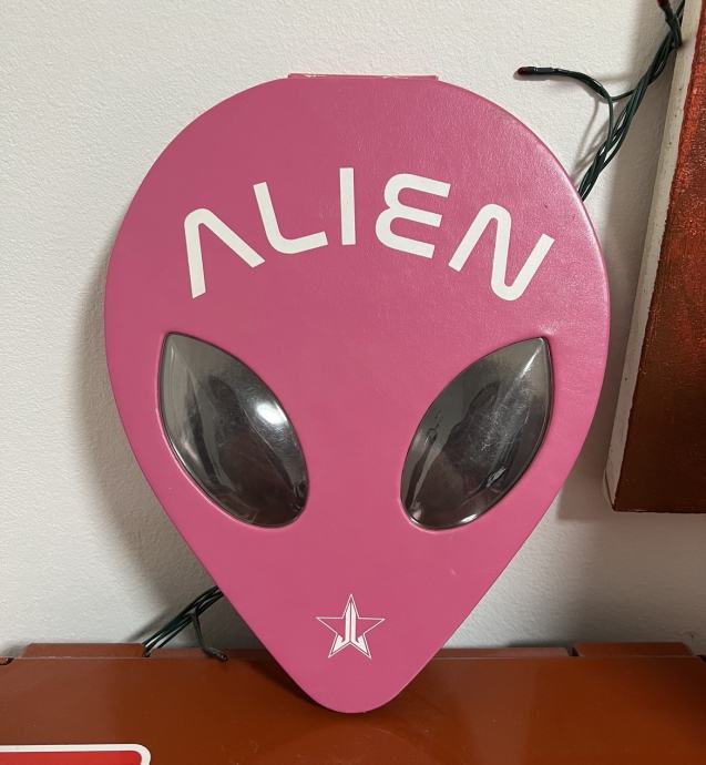 Alien jeffree star paleta