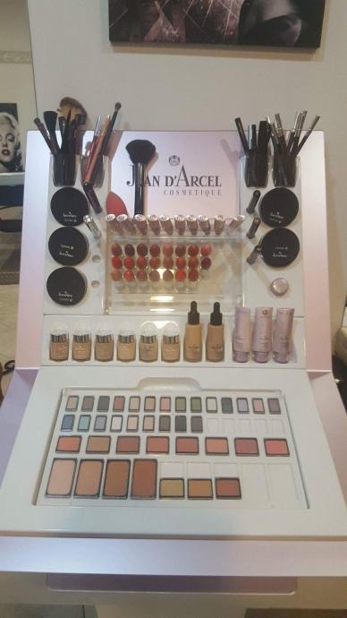 Profi.set kozmetike sminke na stalku