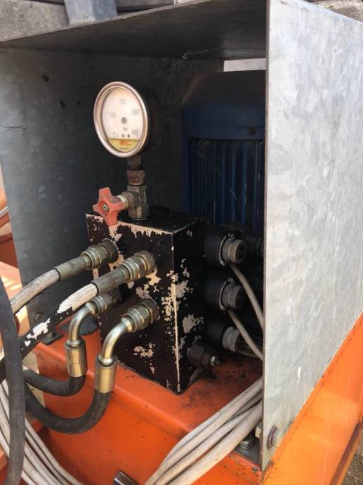 FB GRAĐEVINSKA DIZALICA 28M