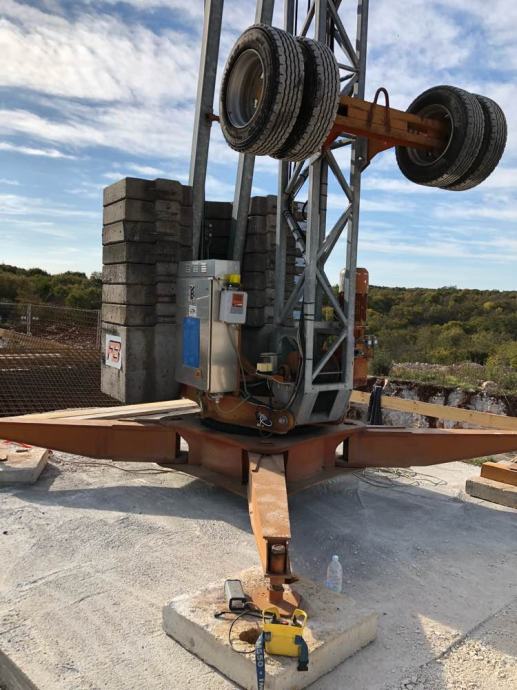 FB GRAĐEVINSKA DIZALICA 28M