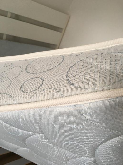 BRAČNI KREVET BIJELE BOJE 160X200 CM, ELASTIČNA PODNICA I MADRAC
